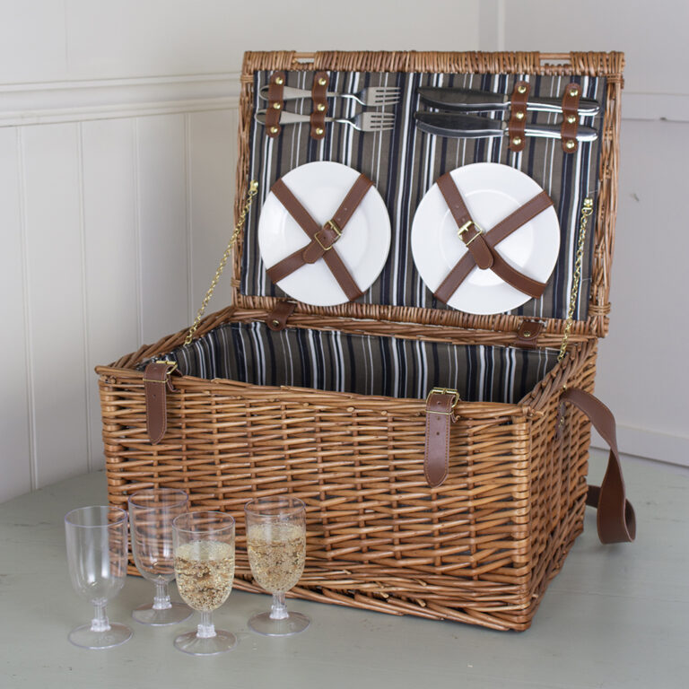 Planning a proper posh picnic | Virginia Hayward
